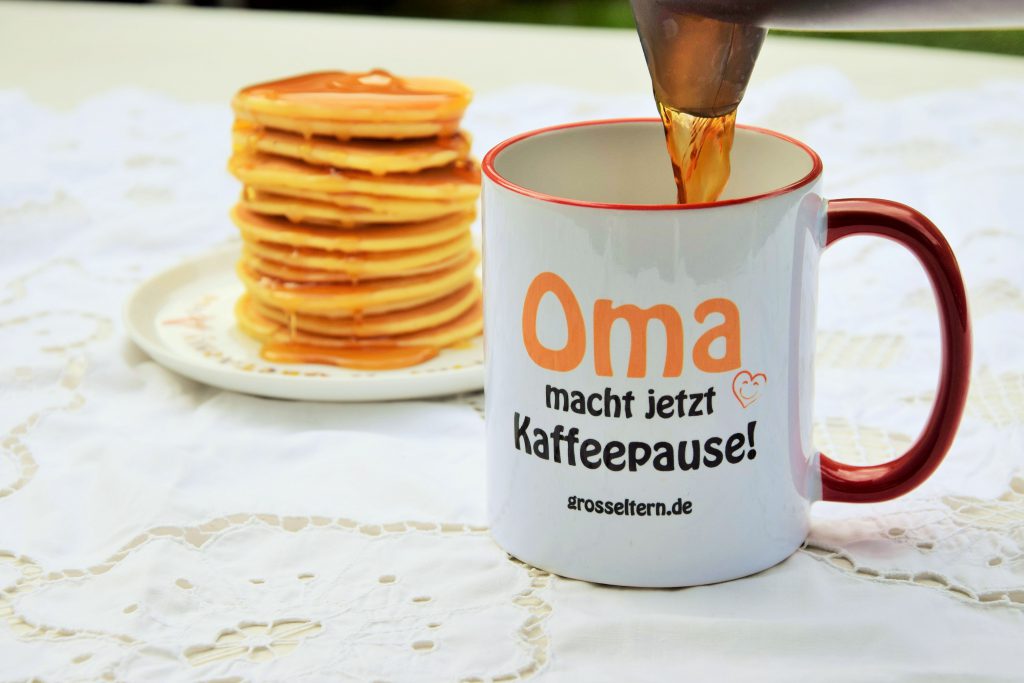 Tasse für Oma: "Oma macht jetzt Kaffeepause" für Oma